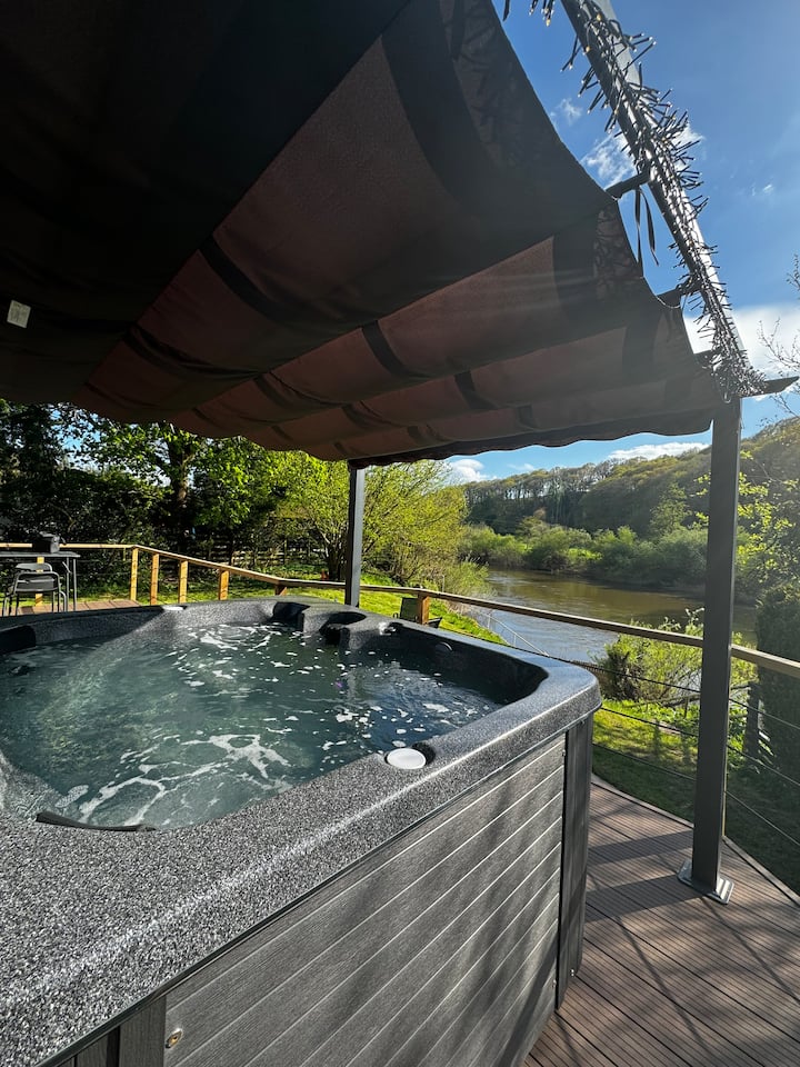 Arcadia Riverside Retreat - Herefordshire