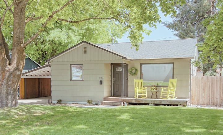 Yellow Rocker Bungalow - Private Yard, Cda - Coeur d'Alene, ID