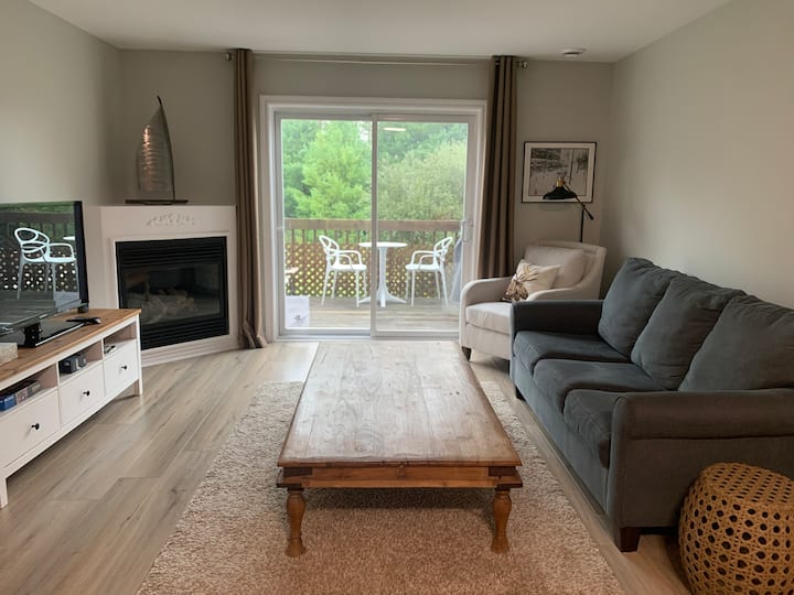 Condo à  Magog - 8 Mins Du Ski Mt-orford - Magog