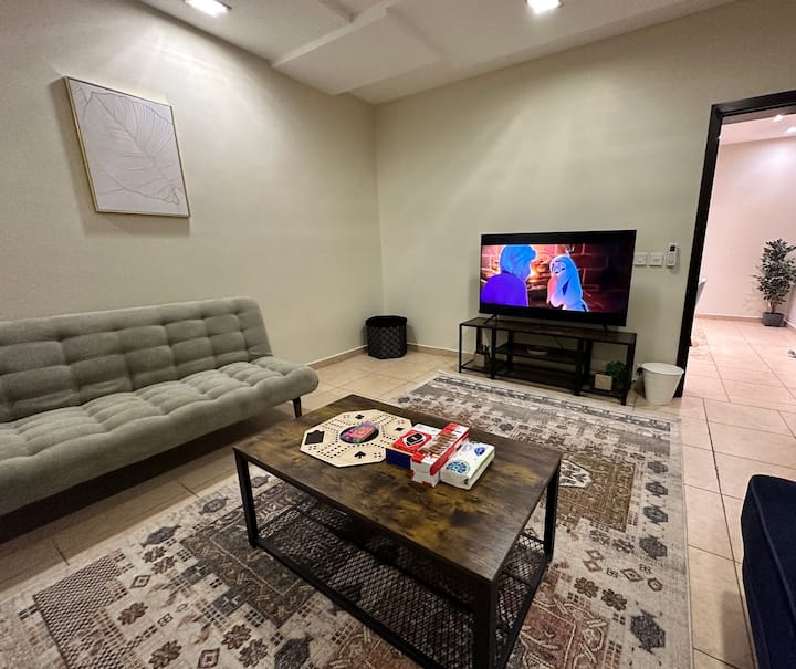 Cozy & Quiet 2 Br Apartment (+2 Sofa Beds)- Unit A - Jeddah