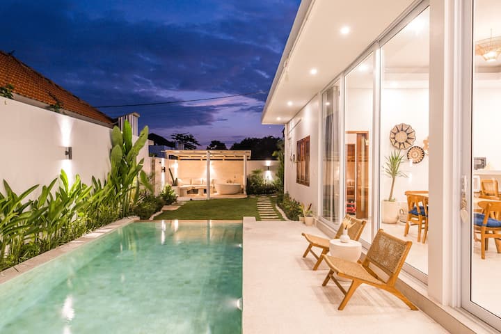 Echo Beach, New Modern Spacious 3br, Villa Sofia 2 - Canggu