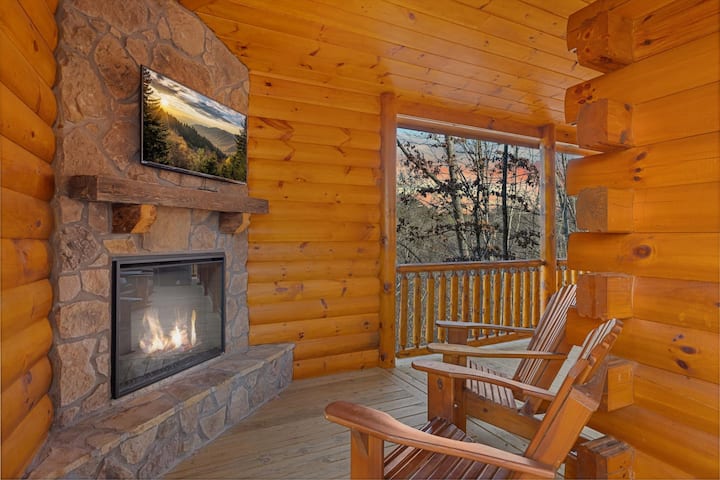 Woodhaven Hideaway - Pigeon Forge, TN