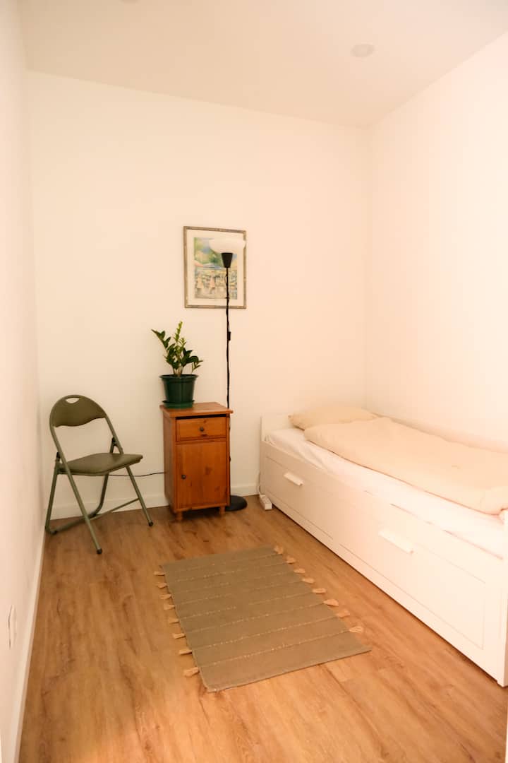 Central Room | Private Bathroom | Soundproof - Lisboa