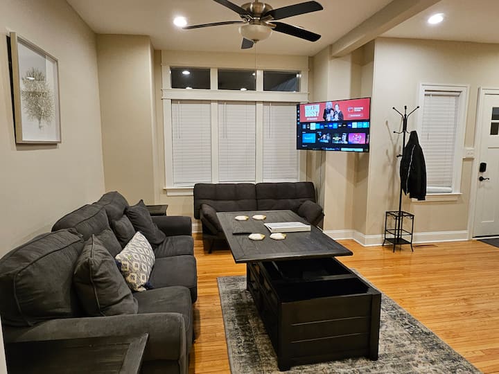 Trolley & Lit Italy 3 Bed, 2.5 Bath - Bellevue State Park, Wilmington