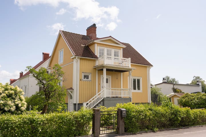 Centralt Belägen Villa - Karlstad