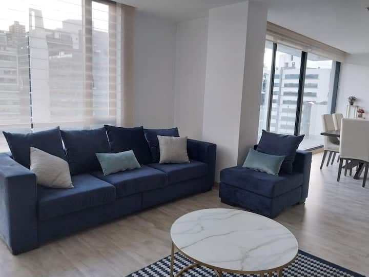 Un Lugar Ideal, Cerca De Todo Lo Que Necesitas - Quito