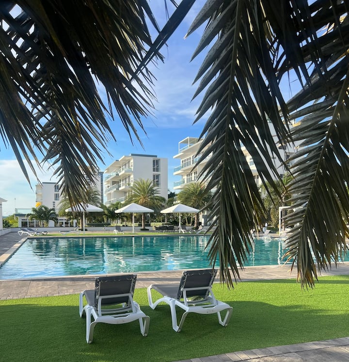 Pool, Gym & Ocean View 2br Condo At Grand View F2 - Curaçao