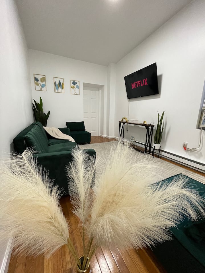 Whisper Amor - East Rutherford