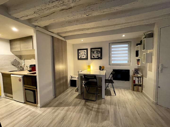 "Chez Dan" Au Coeur Du Marais - París