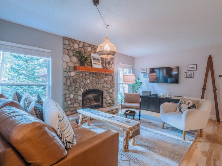 Spacious 2 Bed 2 Bath - Walk To Lift & Town - Breckenridge, CO