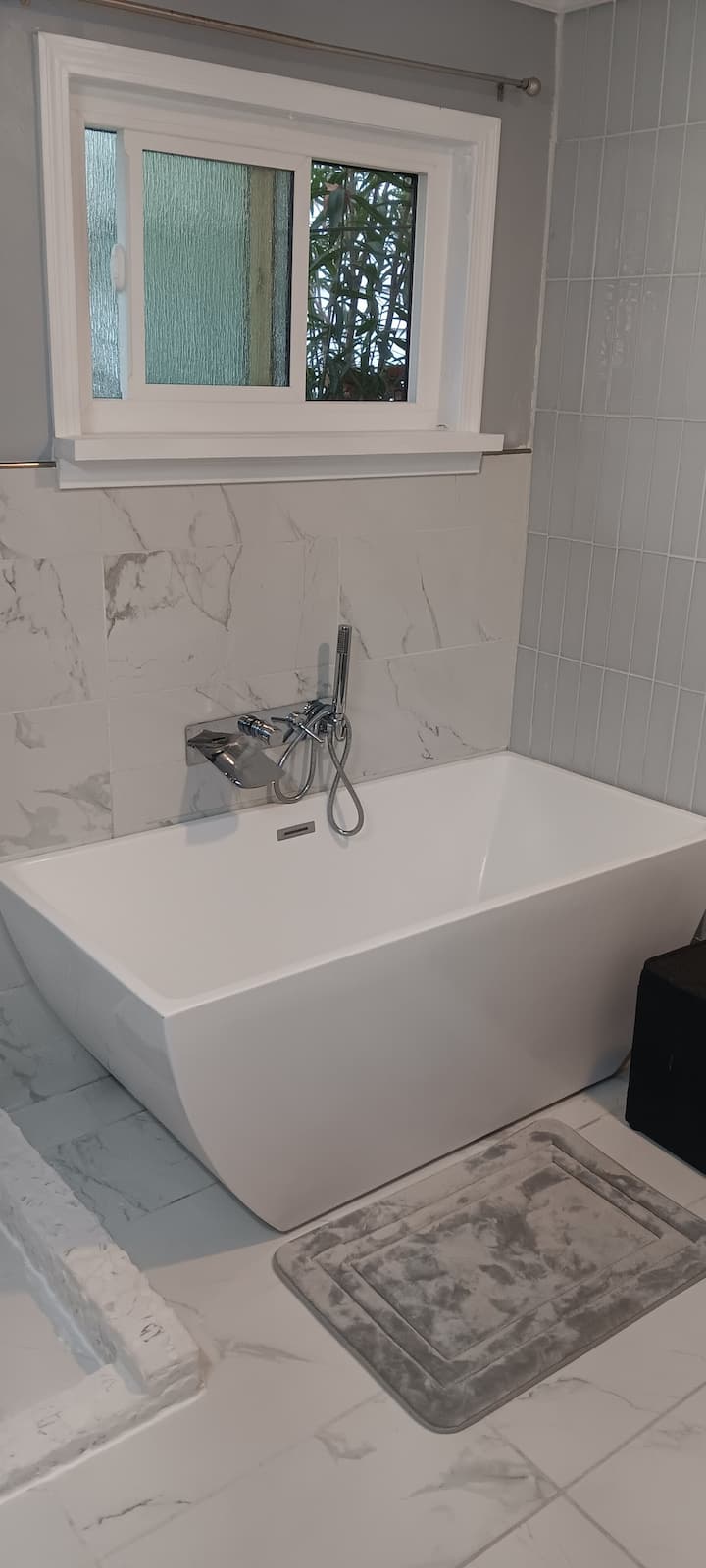 Close To Everything Sacramento
2 Bed 1 Bath - Safe - Sacramento, CA
