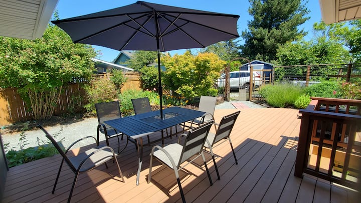 Spacious Home Near Parks With Big Deck & Garden - 西雅圖, WA
