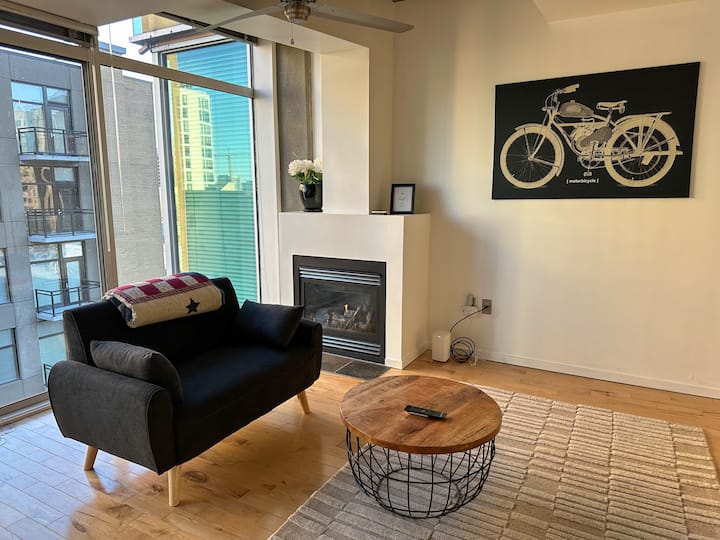 Downtown Penthouse Condo - Minutes From Psu & Ohsu - Portland, OR
