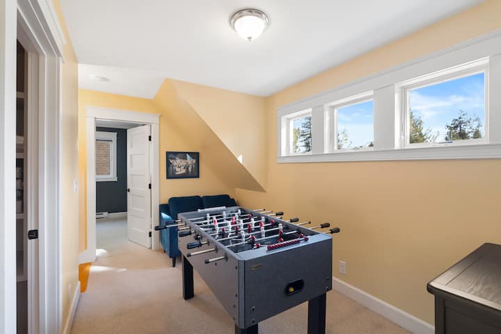 Lrg Modern Just Outside Sandpoint A/c Games Mtb - Sandpoint, ID