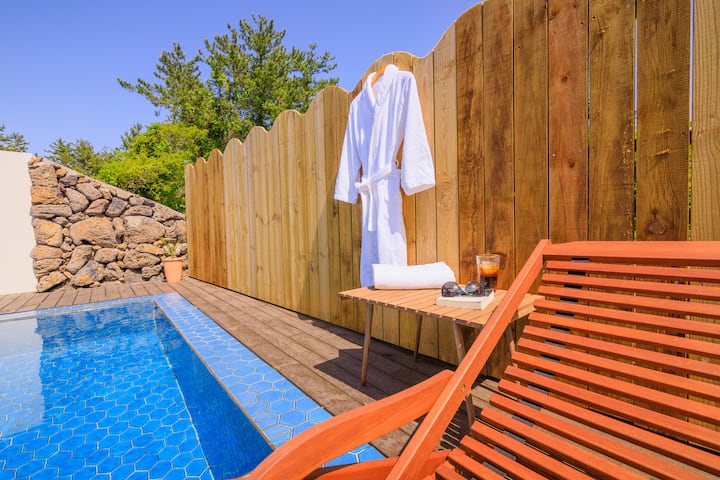 Relaxing Jeju Stay With Your Own Free Pool 101 - Csedzsu