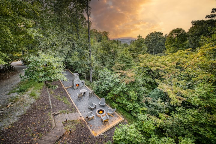 Family Cabin - Views, New Hot Tub, Game Room - Mineral Bluff, GA
