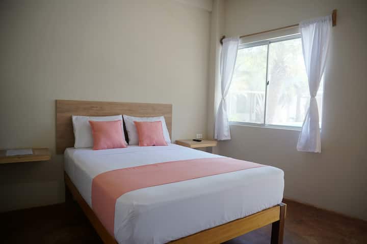 Sencilla Y Cómoda Habitación Doble Una Cama - Máncora