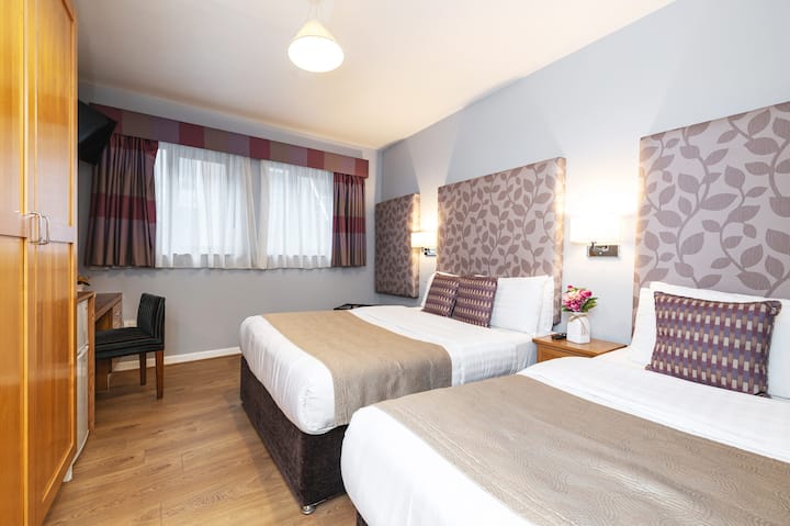 No.3 The Kingfisher, Family Room (Dbl & Sng) - Dublin