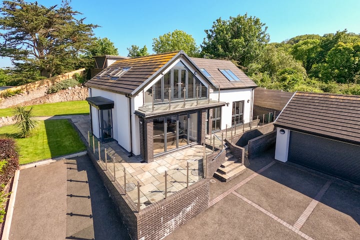 Gardd Y Llys Luxurious Retreat With Amazing Views - Colwyn Bay
