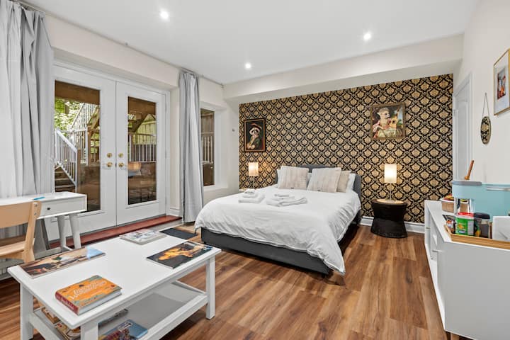 Gorgeous Guest Room, Separate Entrance, Patio - Toronto