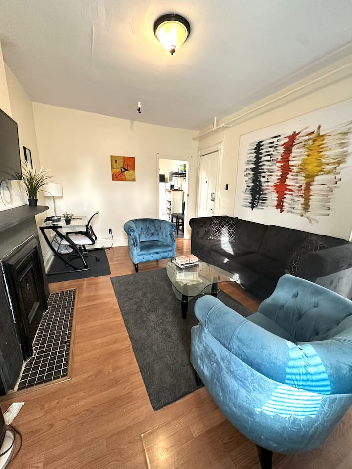 Furnished Top Floor Apartment - Brooklyn, NY