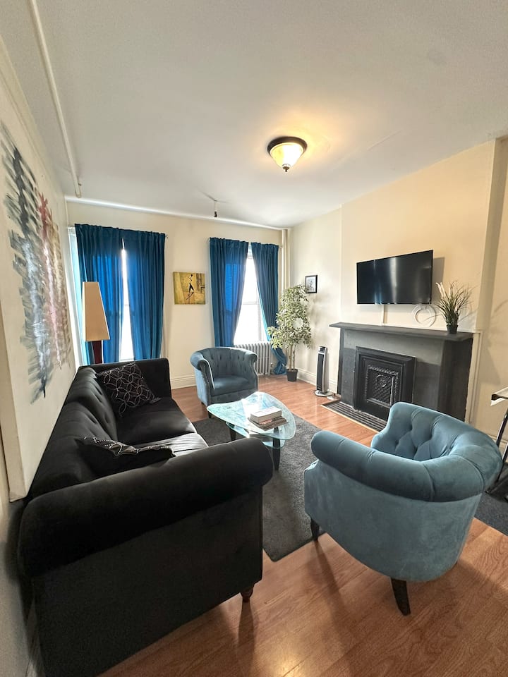 Furnished Top Floor Apartment - Brooklyn, NY