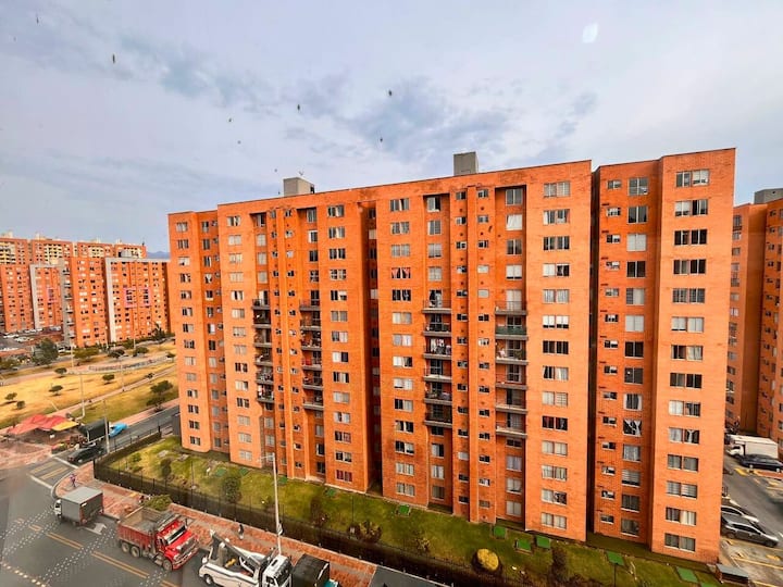 Apto Con Piscina, Gym, Vista-wifi 500 Mbps. - Soacha