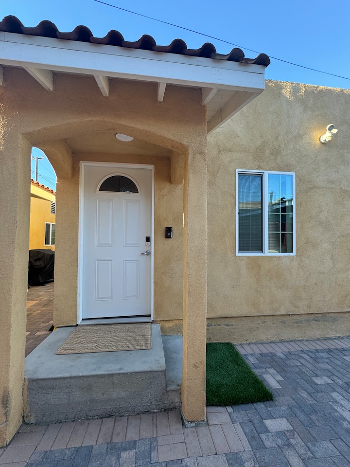 Long Beach Studio Gem-centrally Located - Long Beach, CA