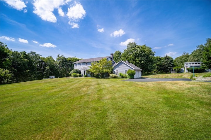 Spacious 7br Catskills Retreat With New Hot Tub! - Monticello, NY