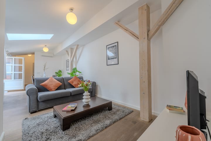 Charming Family Loft Apart W/ Jaccuzi & Balcony - Prague