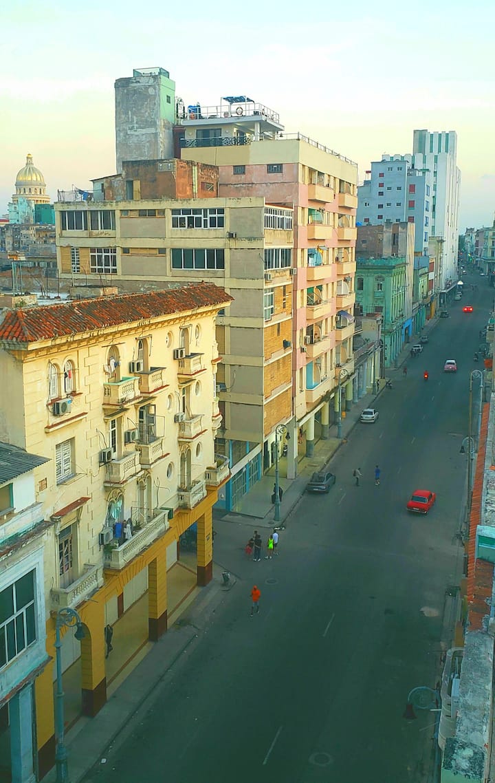 Casa Negrín Y Ana 1: Balcón Galiano | Habana 360 - Cuba