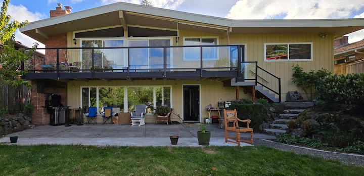 The Little Things B&b - All Of The Things! - Shoreline, WA