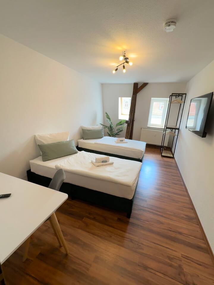 Monteurwohnung - Wlan, Waschmaschine, Smart-tv - Zeitz