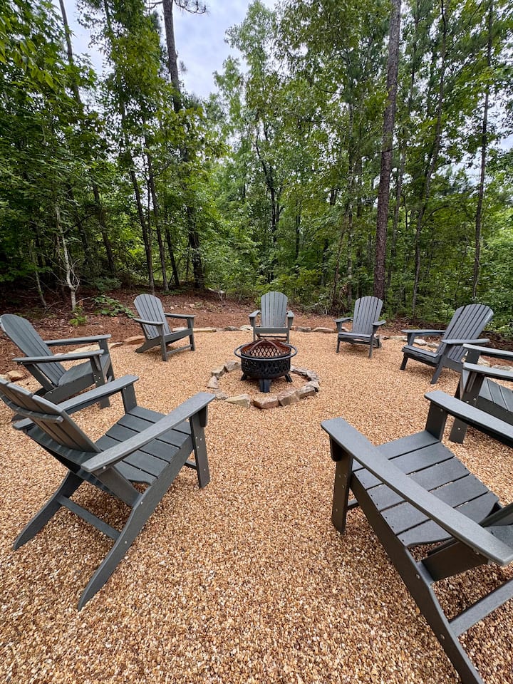 Crew Quarters - Lake Martin, AL