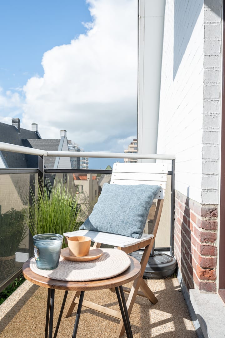 Ruim En Stijlvol Appartement Met Garage - Bruges