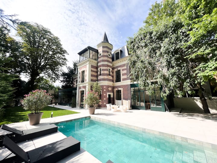 Villa D’exception Avec Piscine Proche De Paris - Paris
