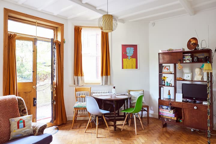 Creative, Fresh & Peaceful, Victorian London Home - Beckenham