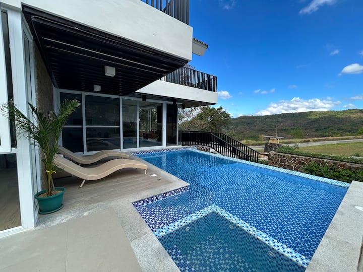 Vista De Montana Private House - Nasugbu