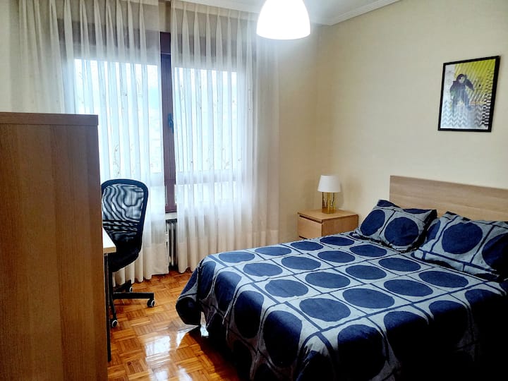 Centre D’oviedo, 3 Chambres Et 2 Bains. Avec Wifi. - Oviedo
