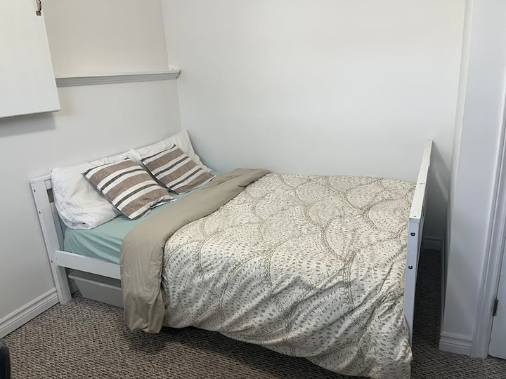 10mins To Conestoga College-downstairs - Kitchener, ON, Canada