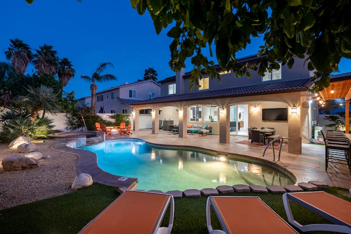 Desert Oasis W/pool, Spa & More! - California