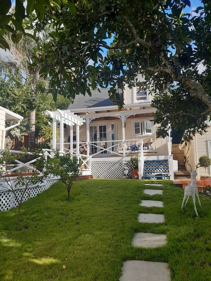 The Colonial Cottage - Auckland