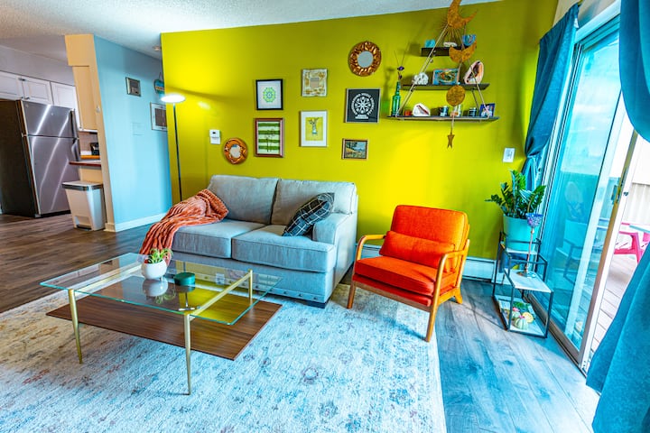 Pet Friendly Penthouse With Panoramic Sunrise View - Denver, CO