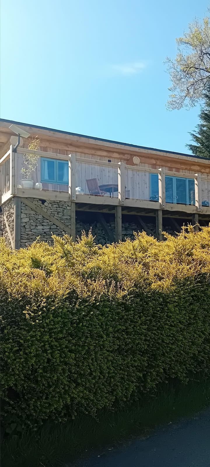 The Lodge At Gales Court, Luxury Log Cabin - Cotswolds