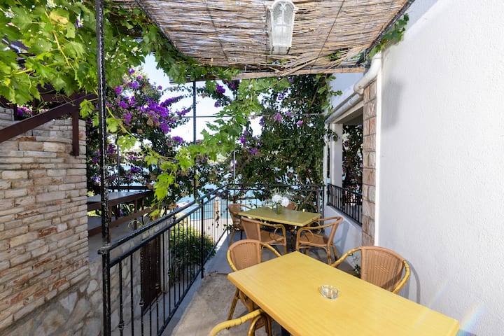 Apartman Nikola 3/ 6+2 Pr. - Hvar