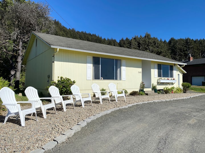 Coastal Comfort! Pet Friendly! - Yachats, OR