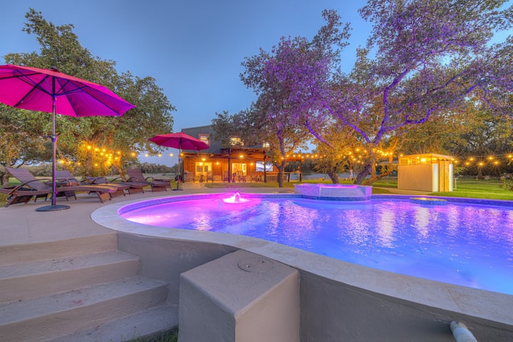 Pool+hot-tub, Pickleball-whiskey & Wine Room - Johnson City, TX