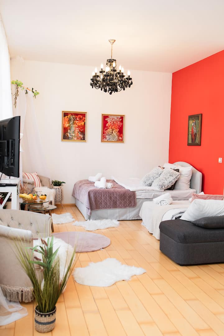 Red - White Apartment - Prague