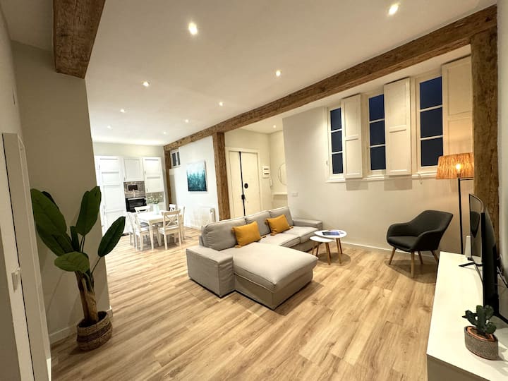 Big Apartment By The Bay. 2 Min From Ferry & Train - Santander