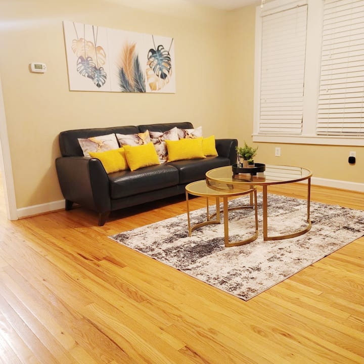 Stylish Retreat In Baltimore - Essex, MD